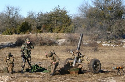 Mortier de 120mm Rayé Tracté Modèle F1 :: História das Armas